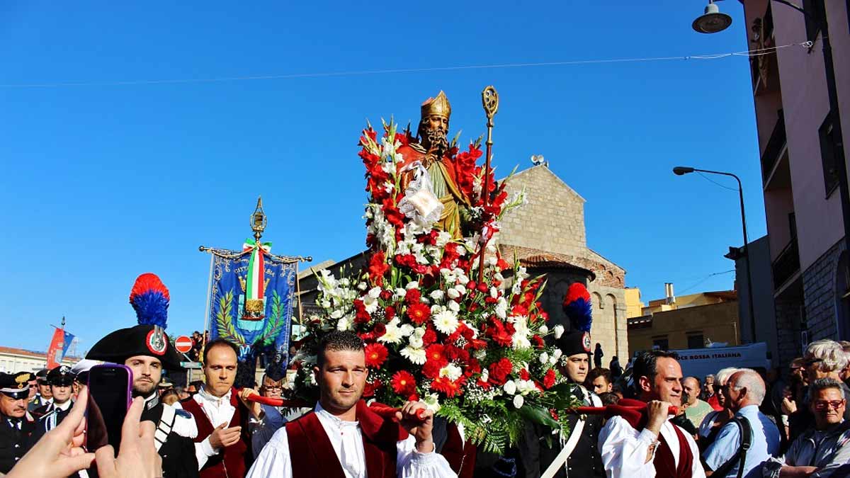 San Simplicio, si parte: questo pomeriggio il raduno delle bandiere e ...